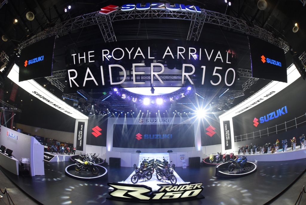 InsideRACING The Brightest Booth with the Brightest Stars: Suzuki ...