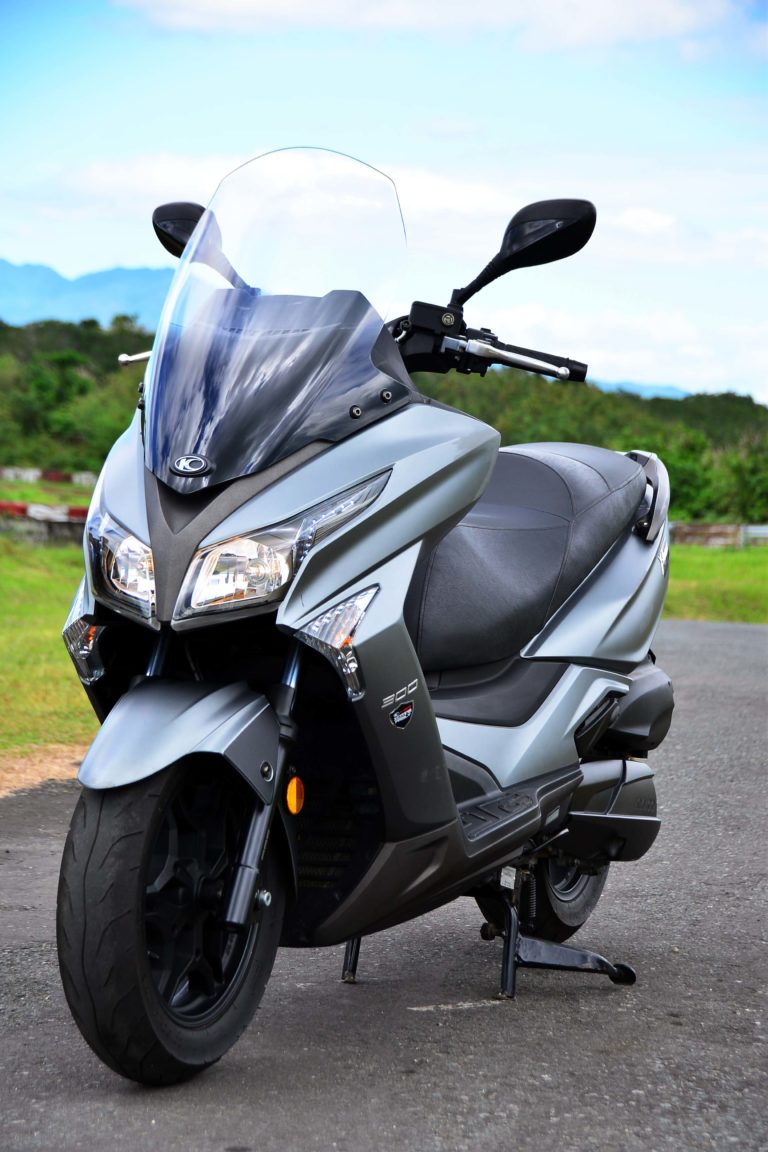 InsideRACING 2018 KYMCO X-town 300i Touring Review : Scoot A Worthy Upgrade
