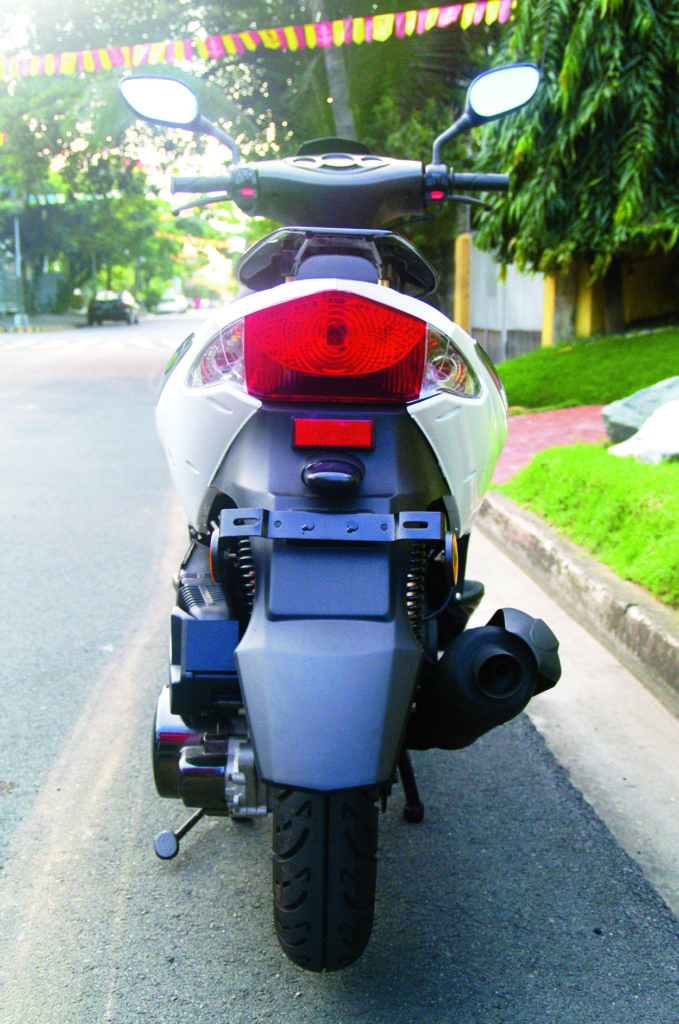 InsideRACING 2009 Motorstar Hawk 150R Ride Review: New Personality