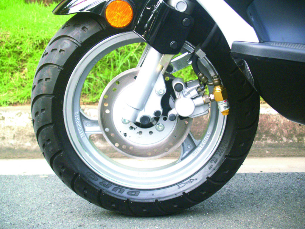 InsideRACING 2009 Motorstar Hawk 150R Ride Review: New Personality