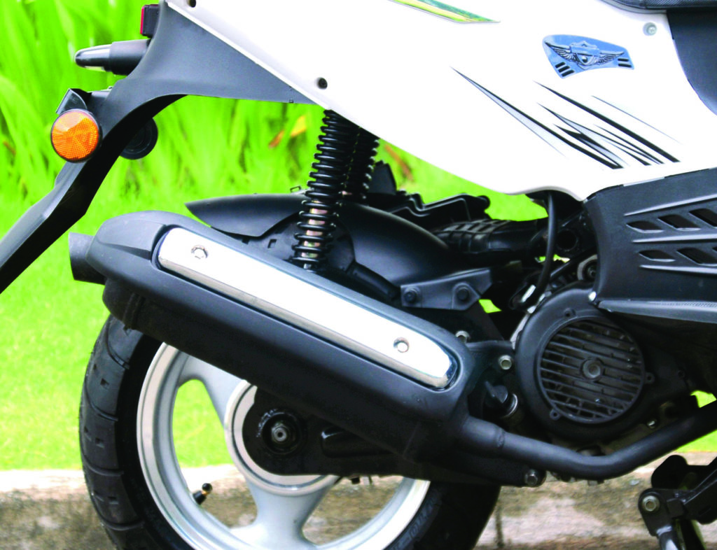 InsideRACING 2009 Motorstar Hawk 150R Ride Review: New Personality