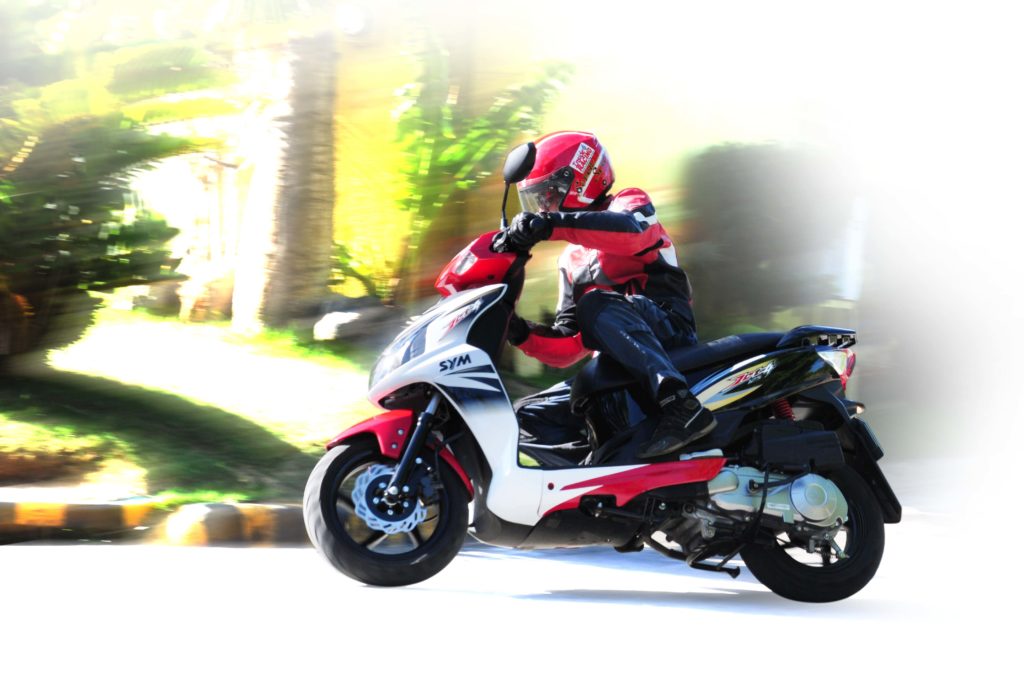 InsideRACING 2010 SYM JET 4 125 Ride Review :The popular Jet scooter is ...