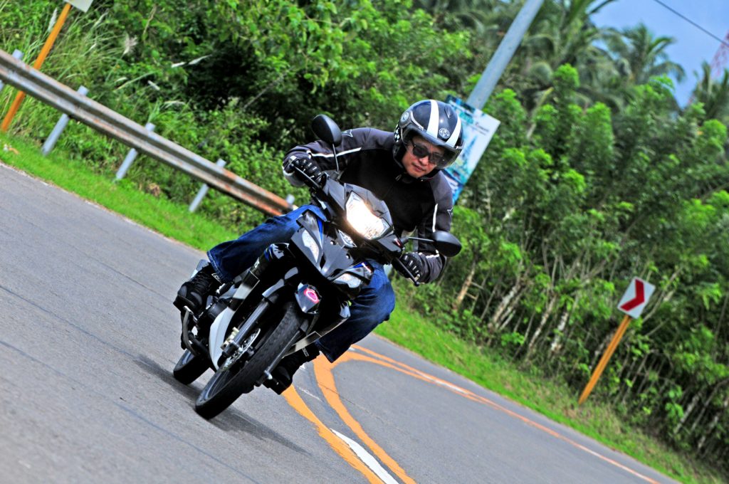 InsideRACING 2012 TVS RockZ 125 Ride Review