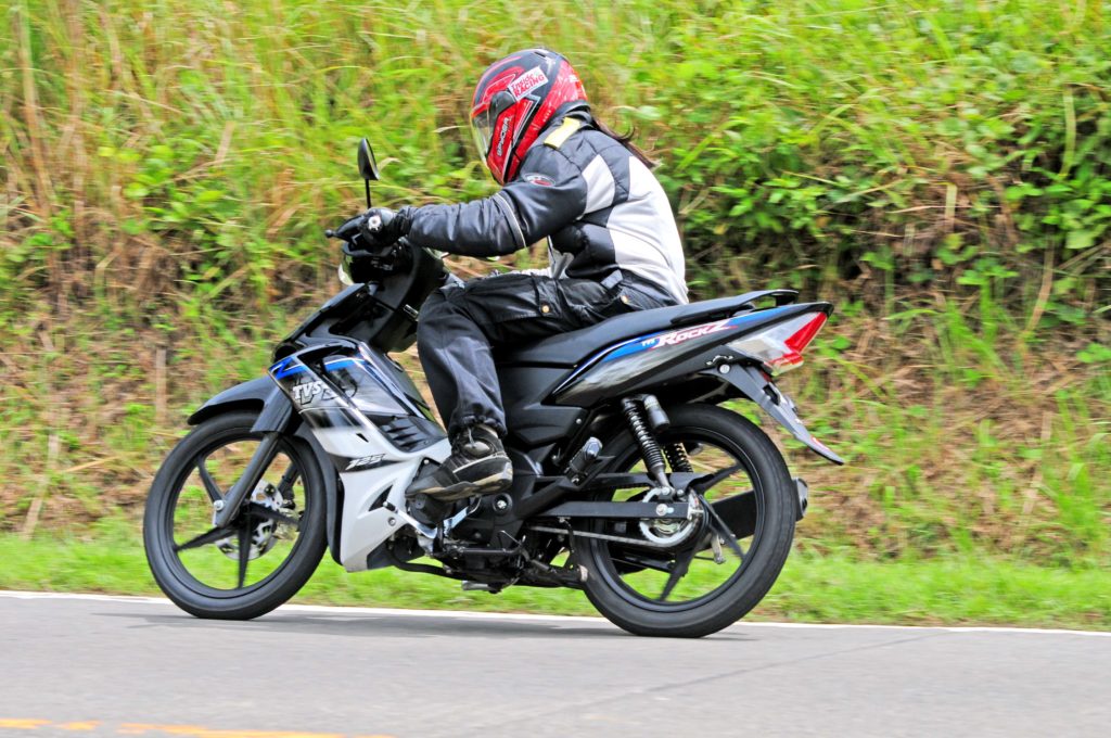 InsideRACING 2012 TVS RockZ 125 Ride Review