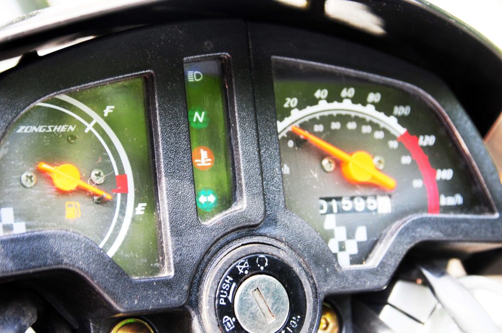 InsideRACING 2012 Motorstar Moto R155 Review: Commuter with a Character!