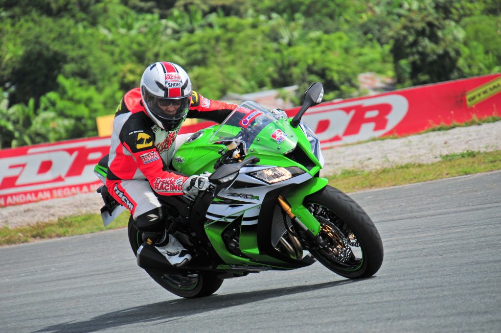 InsideRACING 2014 Kawasaki ZX 10R Track Ride Review: The Legend at its ...
