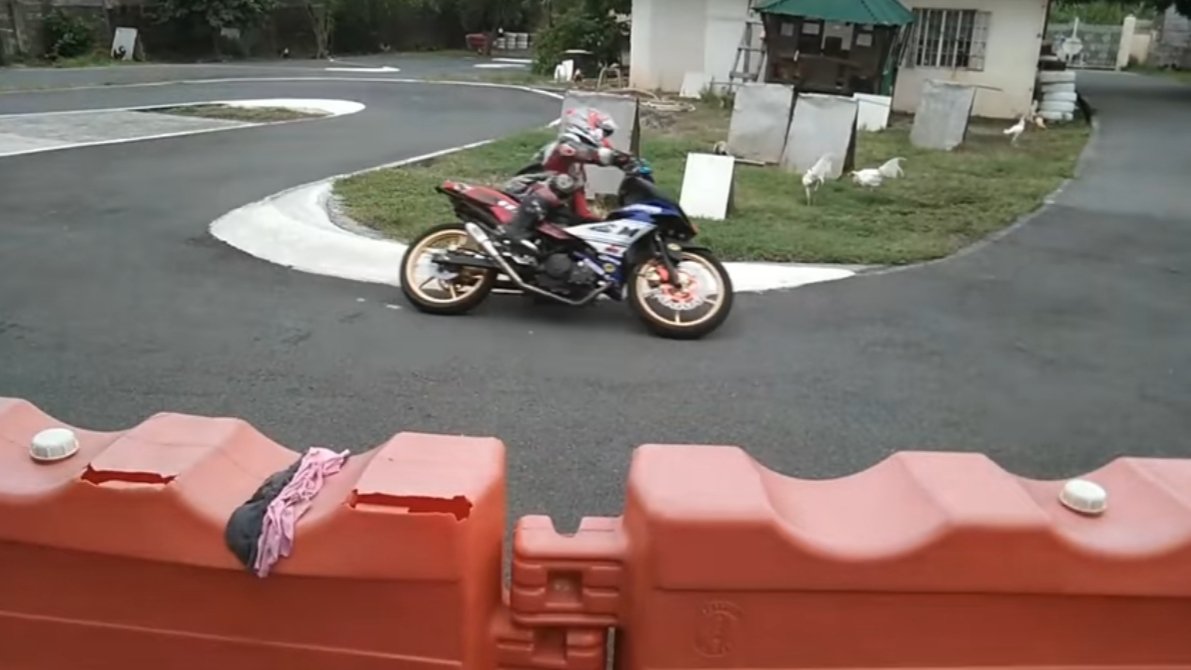 InsideRACING Look! A race track built around a house in Bulacan!
