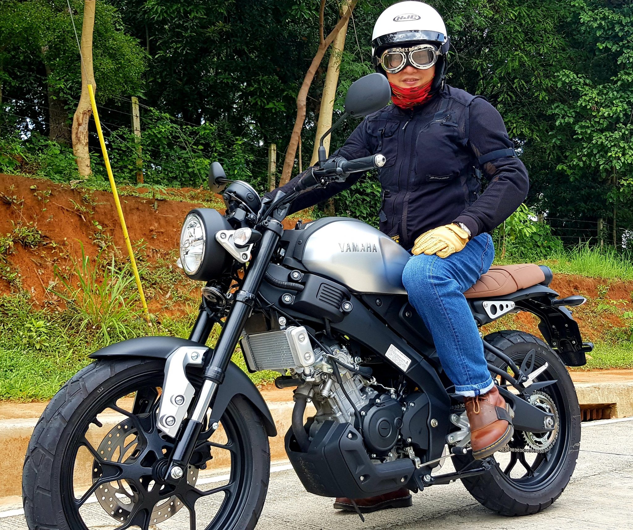 InsideRACING 2020 Yamaha XSR155 First Ride Review: Stock pa lang, Gwapo ...