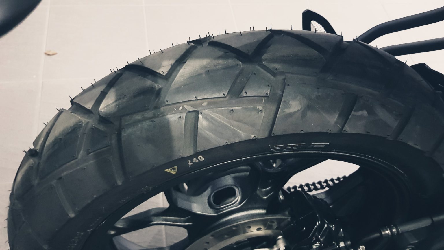 InsideRACING 2020 Yamaha XSR155 First Ride Review: Stock pa lang, Gwapo ...