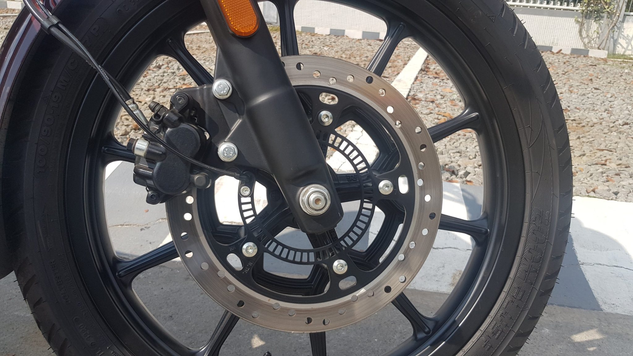 InsideRACING 2021 Royal Enfield Meteor 350 First Ride Review