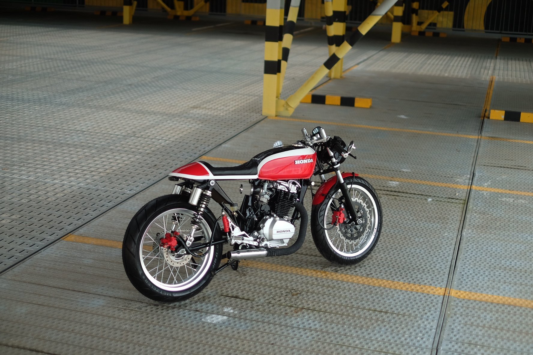 InsideRACING La Garahe Custom’s “The Cola Project” TMX 125