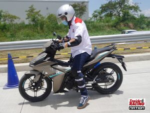 InsideRACING 2021 Yamaha Sniper 155R First Ride Bike Review