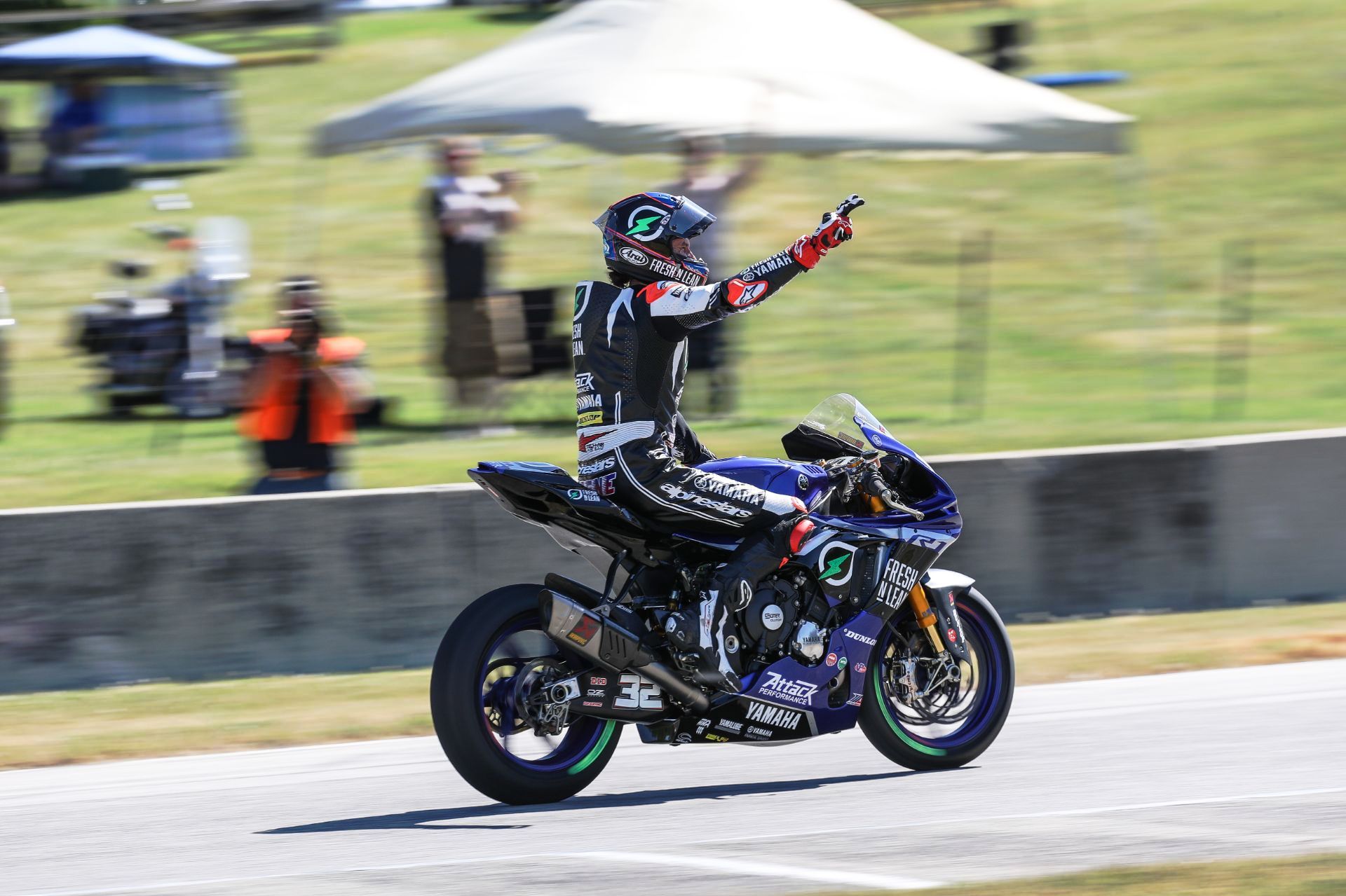 InsideRACING Gagne Takes Over Championship Lead with Fourth-Straight Win