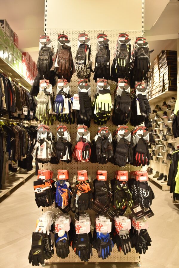InsideRACING The Largest MotoMarket Opens in Quezon City