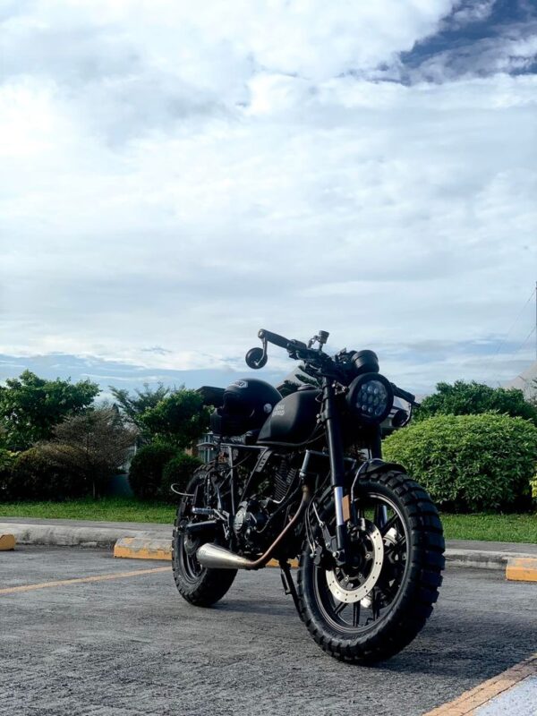 InsideRACING RUSI Classic 250 Fi from Laguna