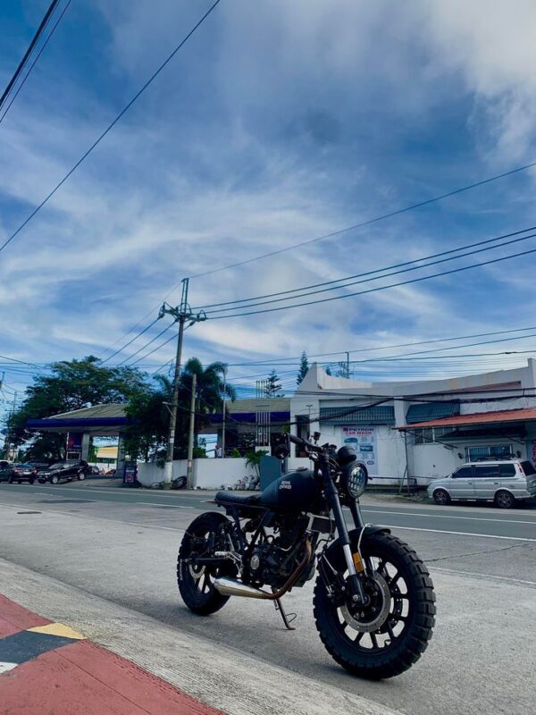 InsideRACING RUSI Classic 250 Fi from Laguna