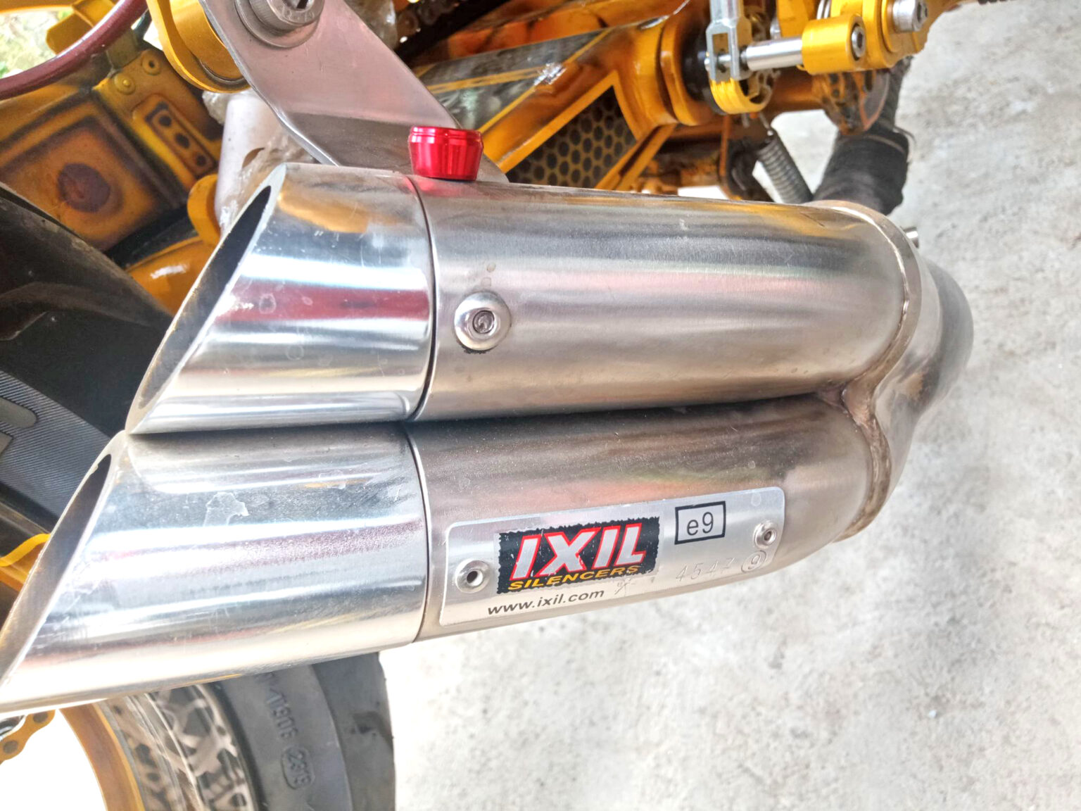 InsideRACING Suzuki Raider 150 Bumblebee Transformer Concept by Team ...