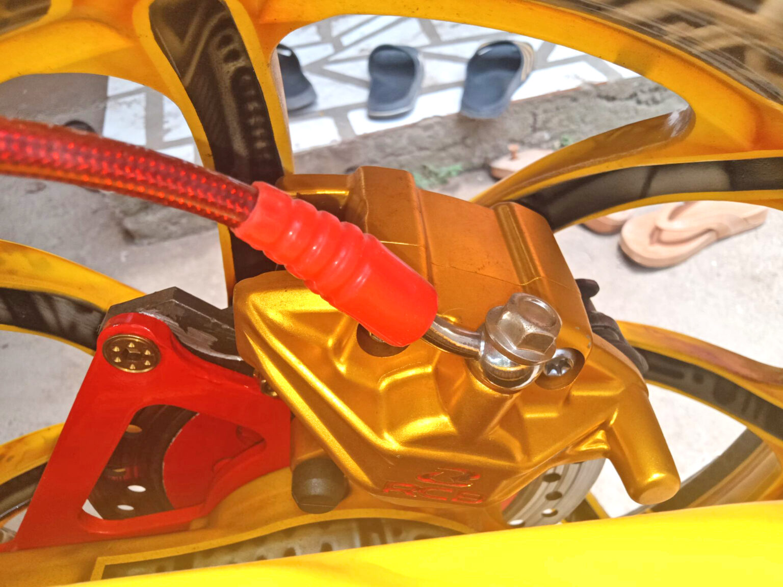 InsideRACING Suzuki Raider 150 Bumblebee Transformer Concept by Team ...