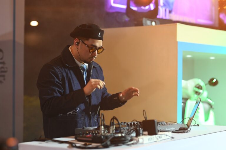 InsideRACING Express What Makes Sense to You with the Newest Colors of ...