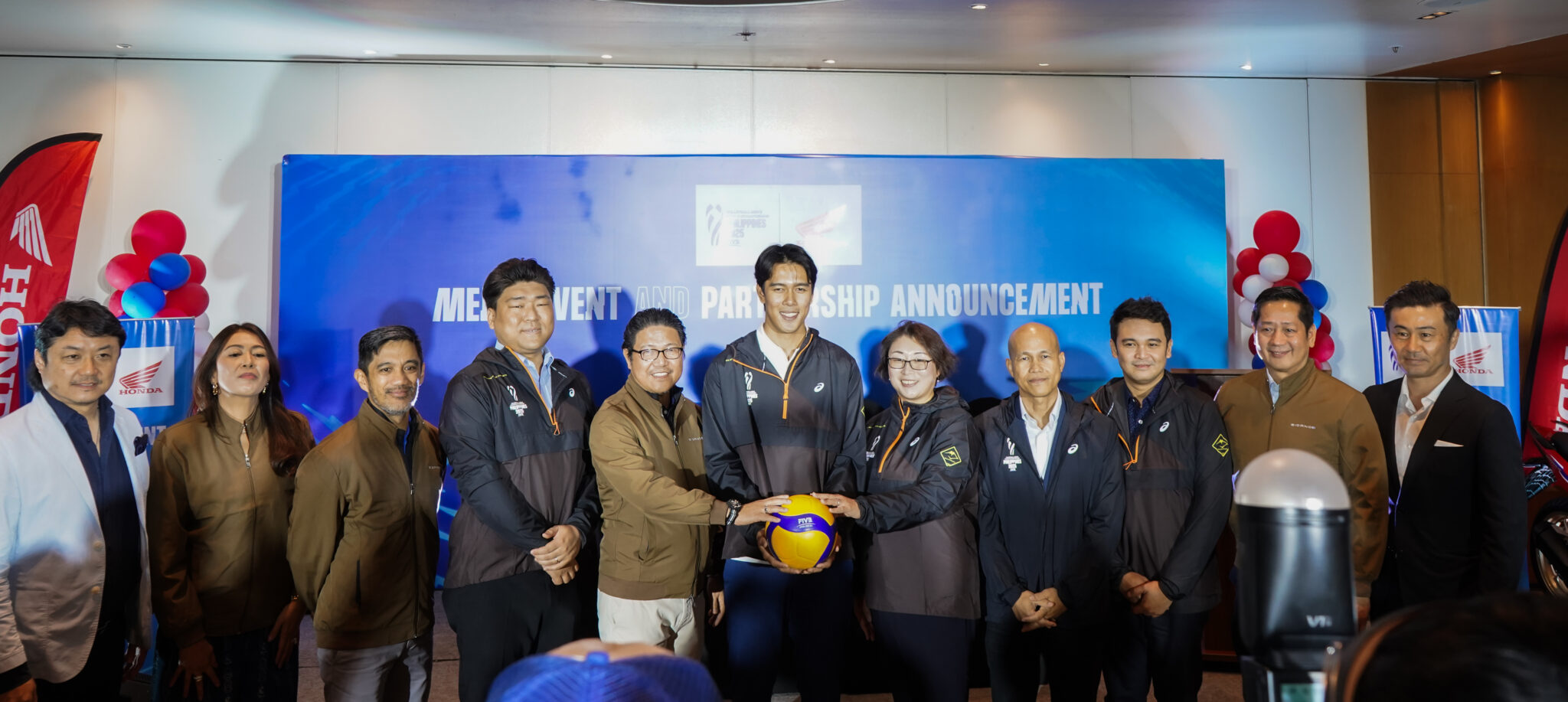 InsideRACING RUSI Classic 250 Scrambler by TH Custom Build Cycles