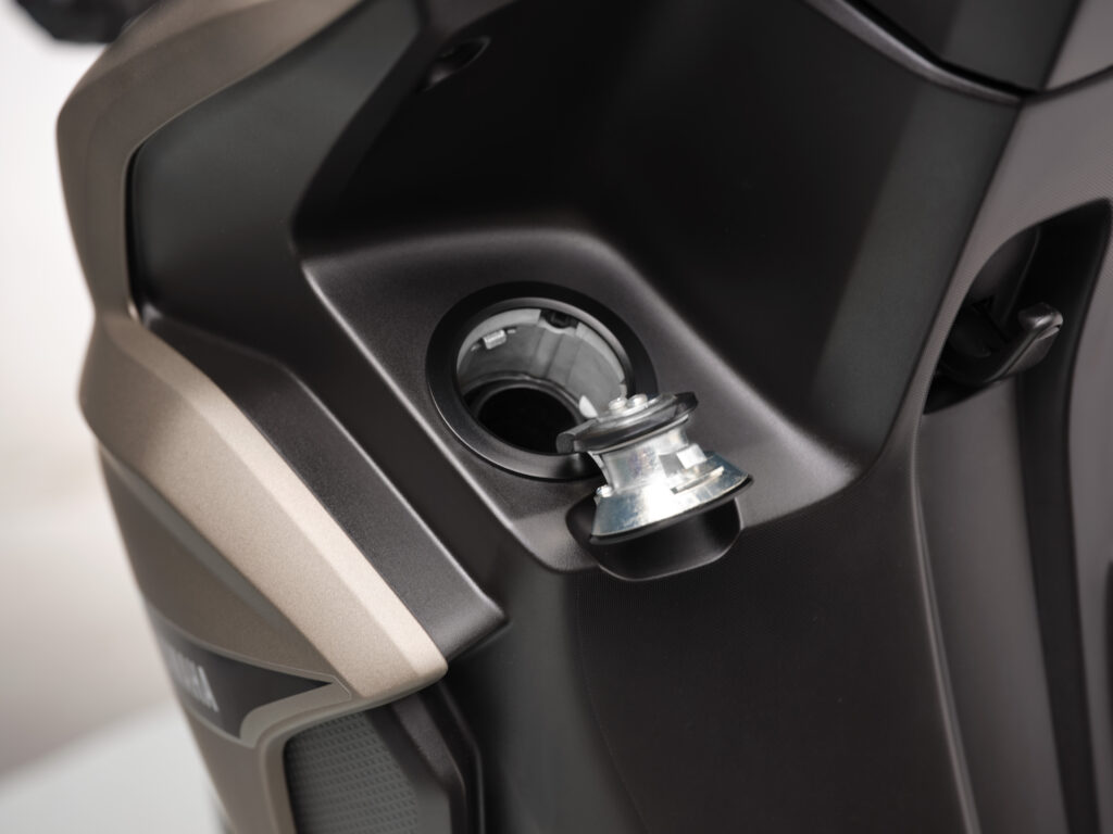 InsideRACING 2025 Mio Gravis: Smarter Style for the Sensible Rider