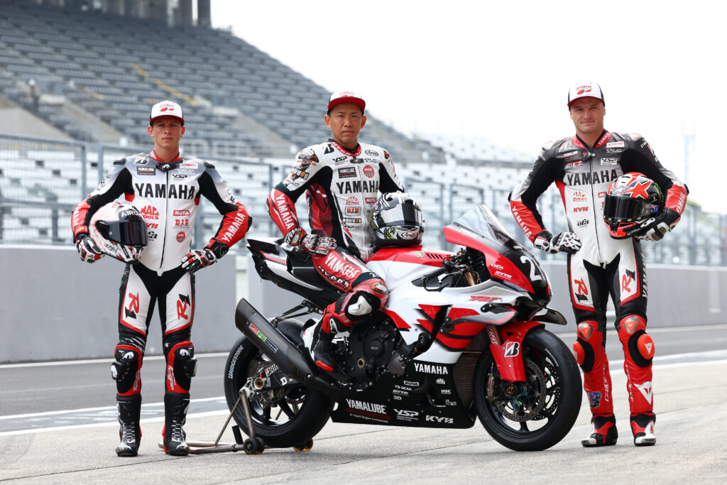 InsideRACING 2025 Mio Gravis: Smarter Style for the Sensible Rider