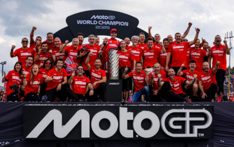 InsideRACING 2025 Mio Gravis: Smarter Style for the Sensible Rider